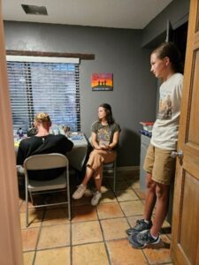 Katy Long inspires homeless youth to express themselves through art ...